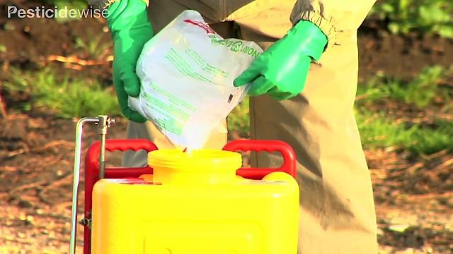 Cleaning your knapsack sprayer | Pesticidewise
